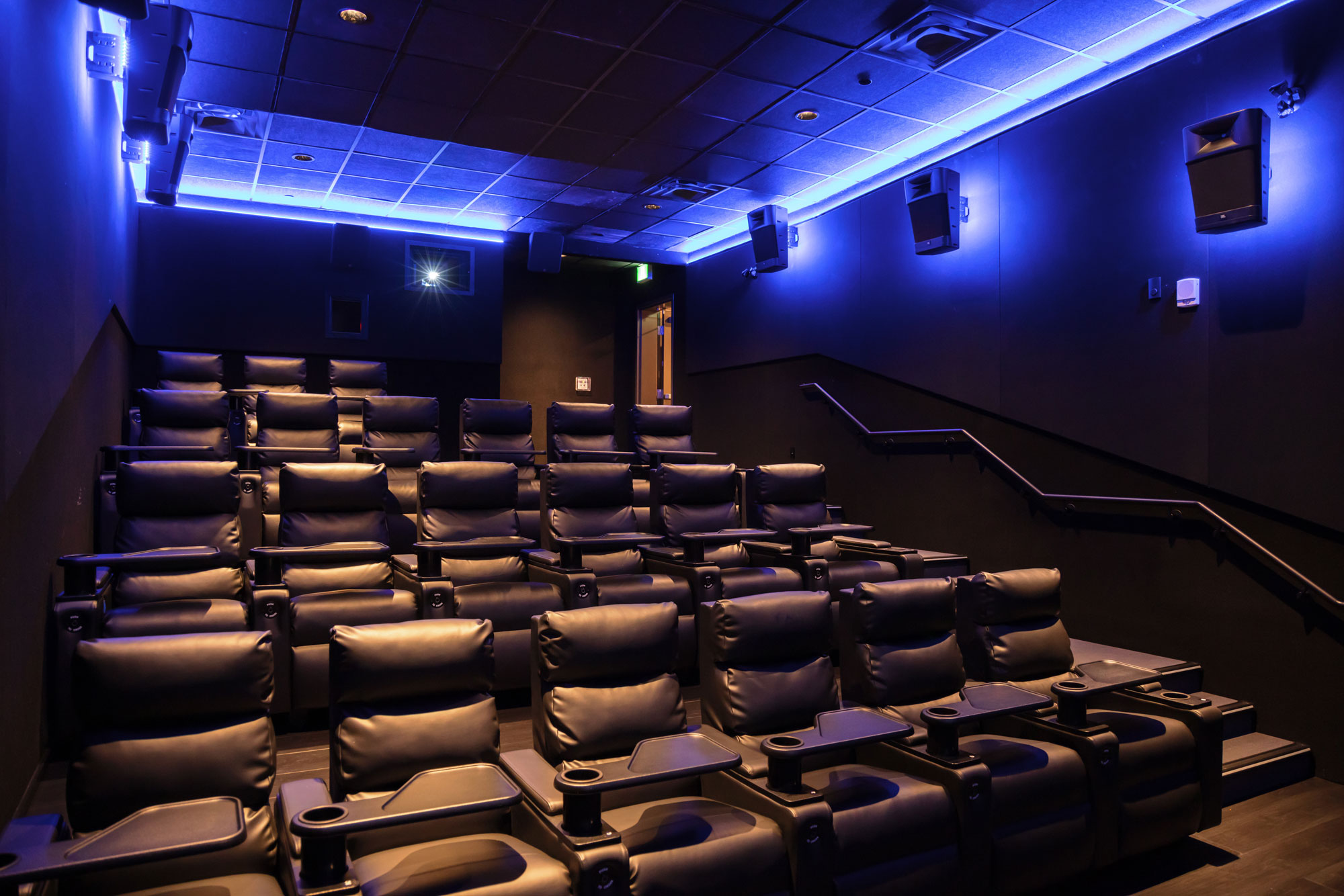 PowerPlay Calgary | Movie Theater - Entertainment - PowerHouse Restaurant